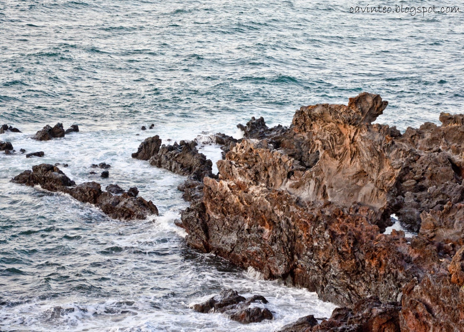Entree Kibbles: Yongduam (Dragon Head Rock) 용두암 - Fate of the Dragon ...